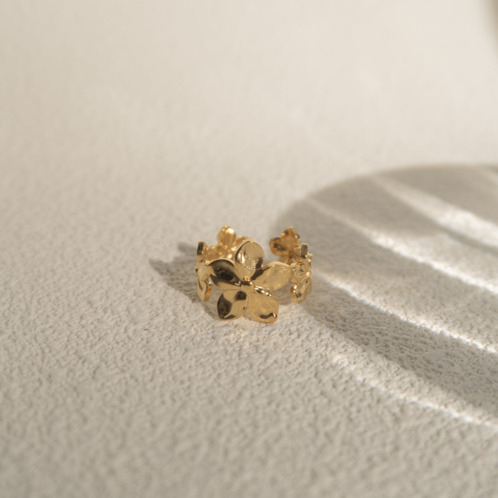 Gumamela Ring – La Rosa PH